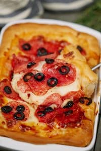 Cheesy Deep Dish Pizza Casserole - Casserole Recipes