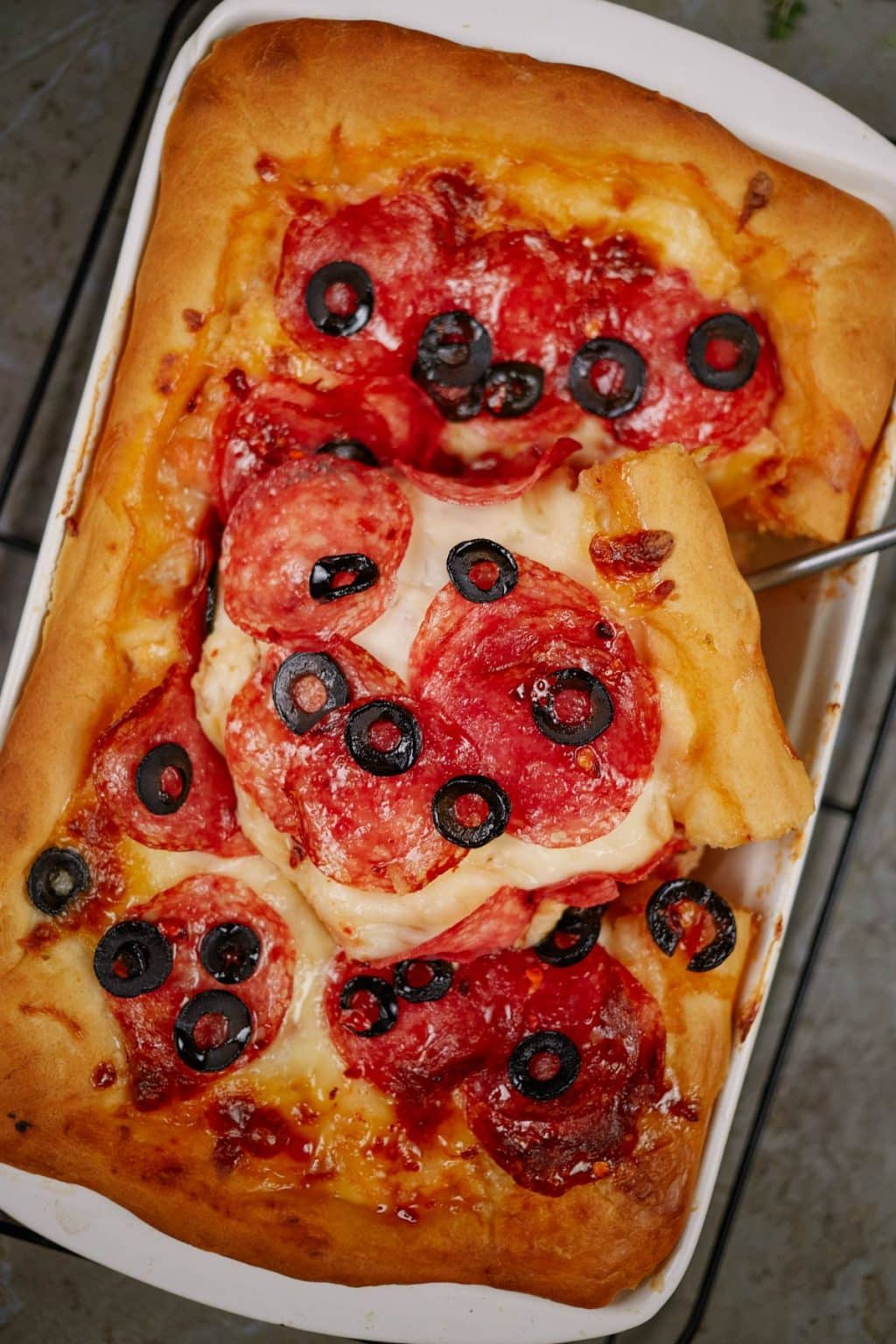 Cheesy Deep Dish Pizza Casserole - Casserole Recipes